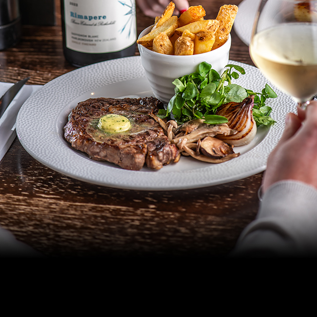 The Oat Sheaf Country Pub & Restaurant in Fleet